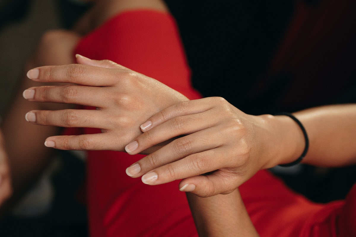 Why You May Have an Allergic Reaction to Acetone | Dazzle Dry